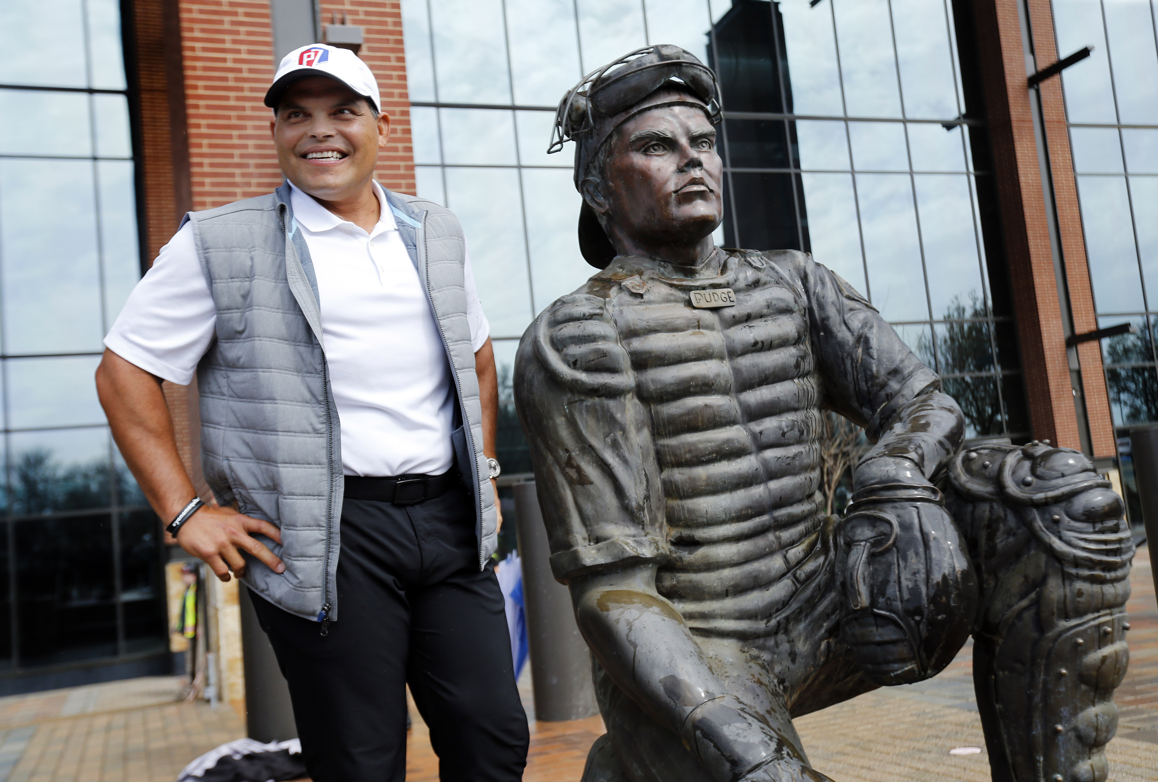 Photos: Ivan 'Pudge' Rodriguez unveils larger than life statue, Globe ...